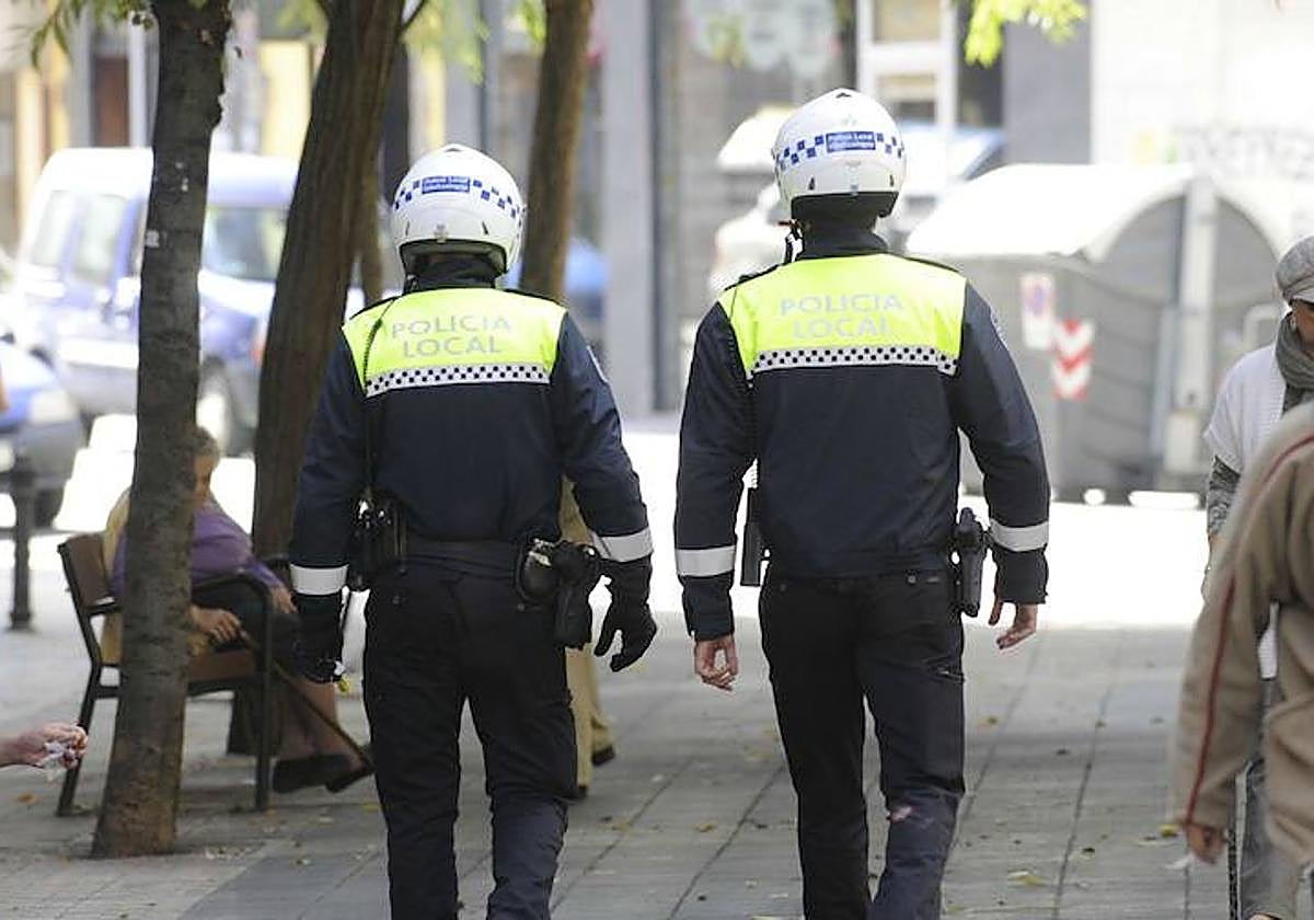 Detenido por agredir a su expareja y amenazar de muerte a su hijo en Vitoria | El Correo